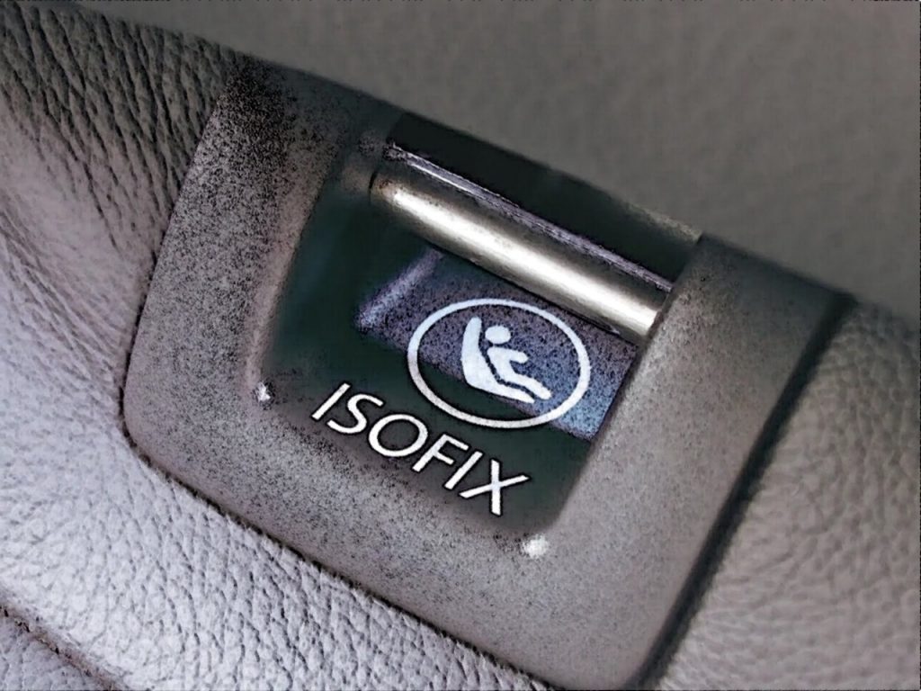 Estas son las ventajas del sistema de anclaje ISOFIX - carfy.es